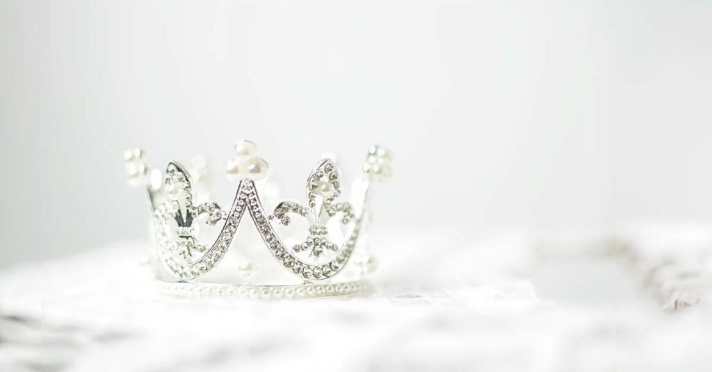 21 Pretty Princess Drawings to Feel Royal - Cool Kids Crafts